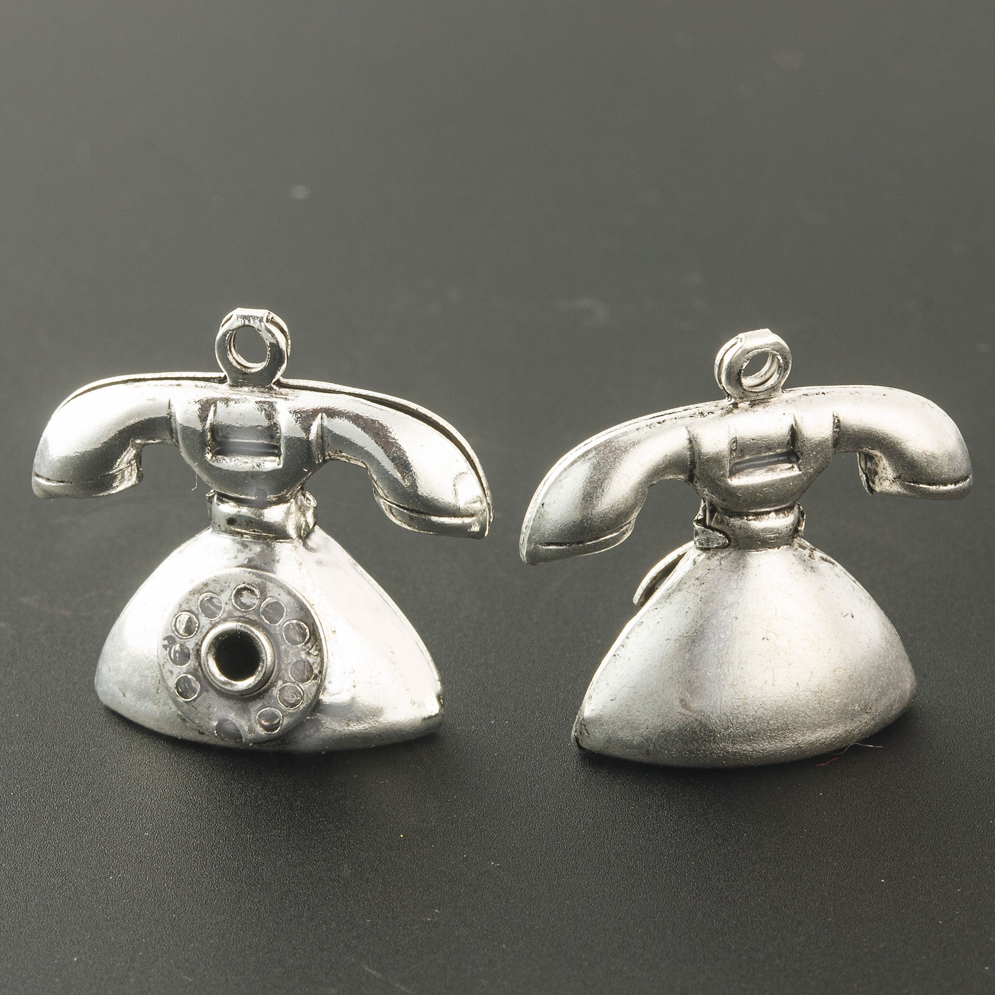 Old fashioned telephone charms. Silver plate 20mm Pkg. of 1. b9-0600s ...
